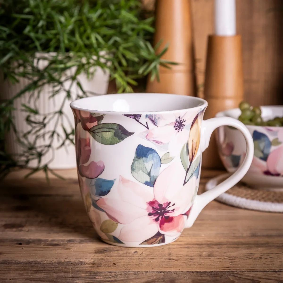 Duży kubek porcelanowy New Bone China Altom Design Pastelowe kwiaty 630 ml - altom.pl