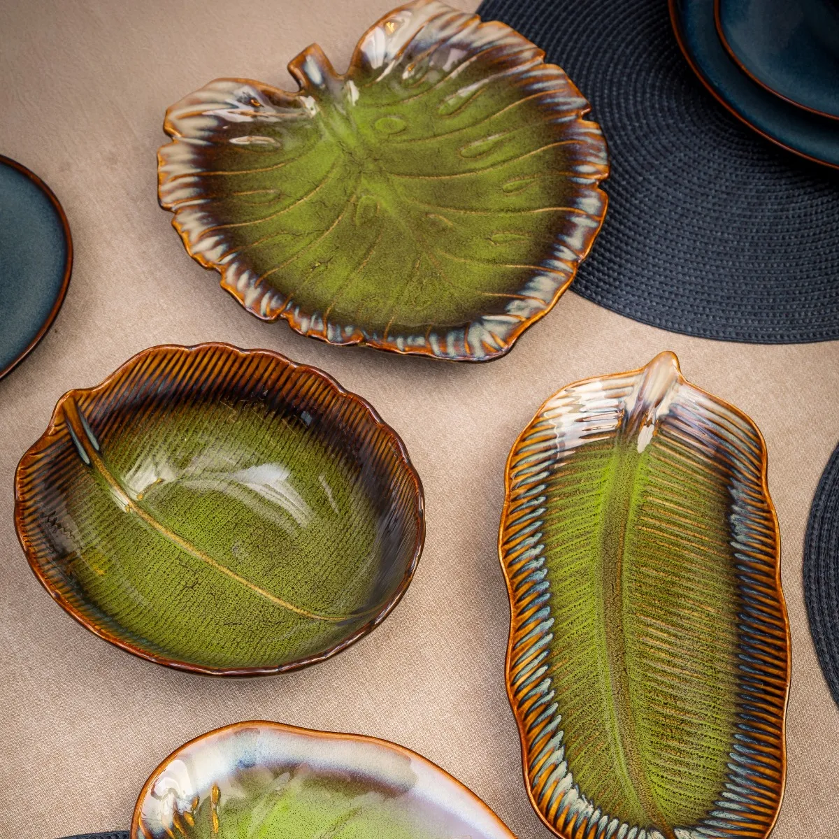 Patera na ciasto półmisek porcelanowy Altom Design Liść 26 cm - altom.pl