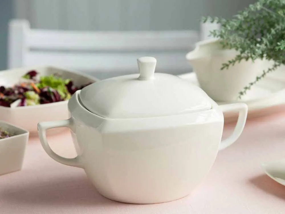 Waza do zupy porcelanowa Karolina Hiruni kremowa 3,5 l - altom.pl